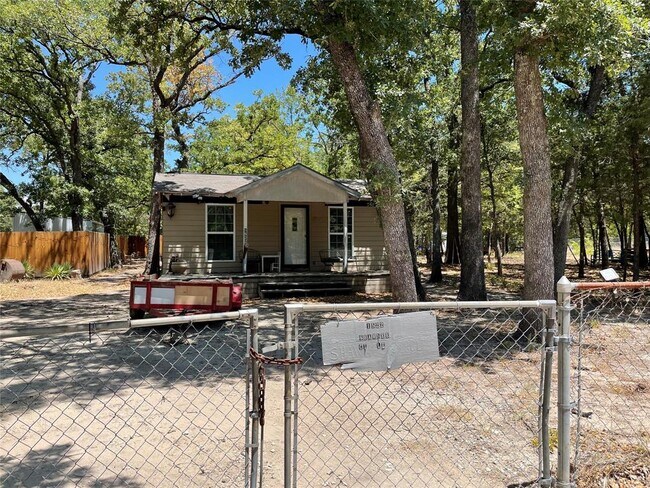 1522 Shawnee Cir - 1522 Shawnee Cir Hawk Cove TX 75474 | Apartment Finder