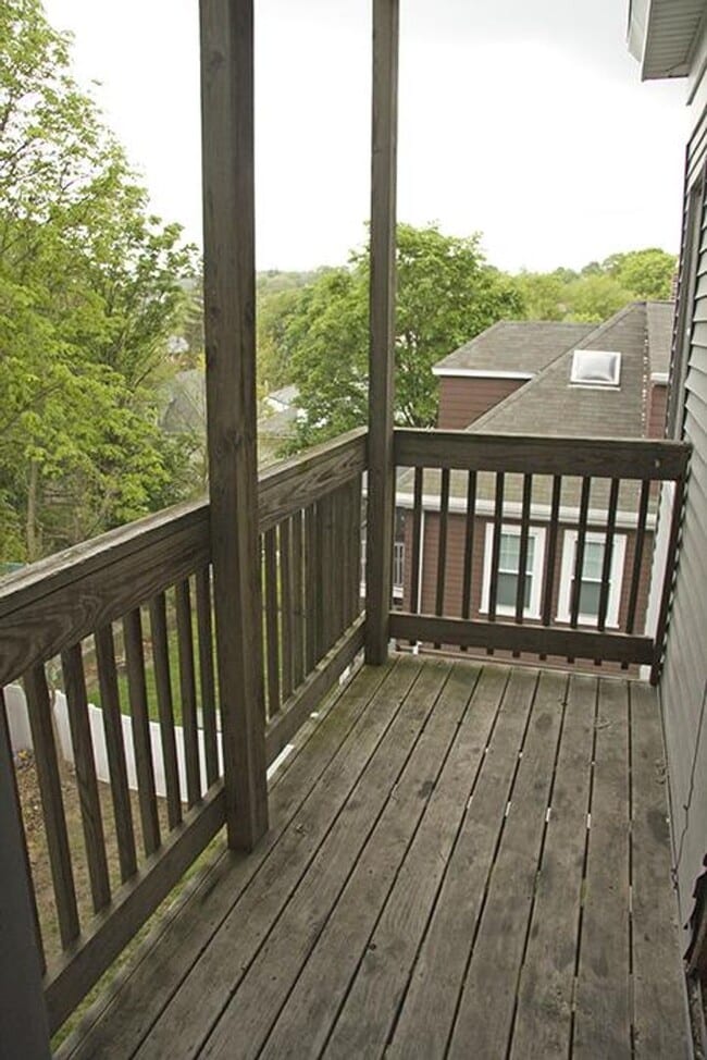 Oak Square Top Floor 3 bedroom - 40 Atkins St Boston MA 02135 ...