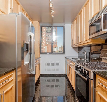 Tower 67 - 145 W 67th St New York NY 10023 | Apartment Finder