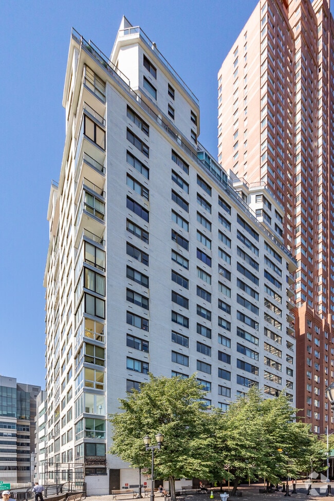 The Edgewater - 530 E 72nd St New York NY 10021 | Apartment Finder