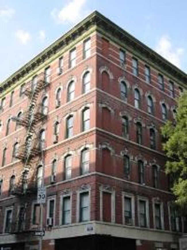 215 W 10th St - 215 W 10th St New York NY 10014 | Apartment Finder