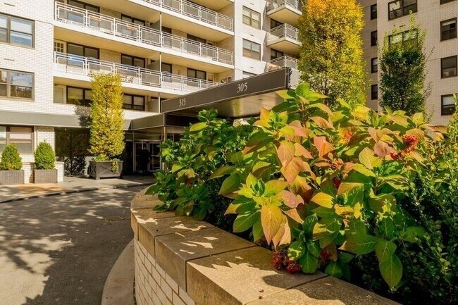 Yorkshire Towers - New York, NY | Apartment Finder