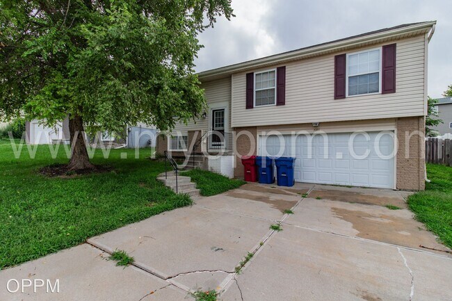 3 br, 2 bath House - 8115 N 153rd Ave - 8115 N 153rd Ave Bennington NE ...