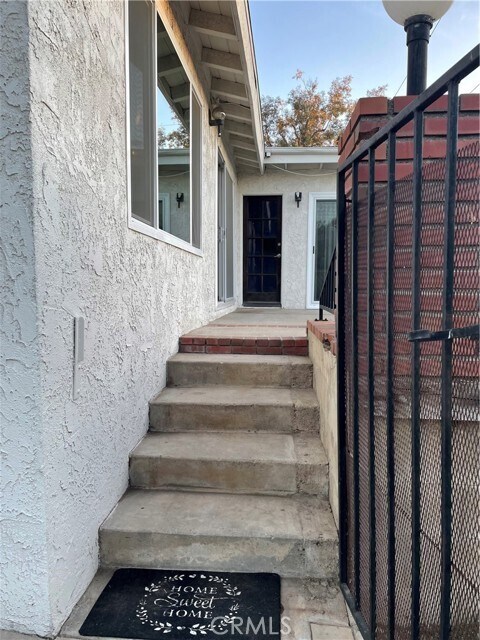 10865 Wagon Train Ln - 10865 Wagon Train Ln Jurupa Valley CA 91752 ...