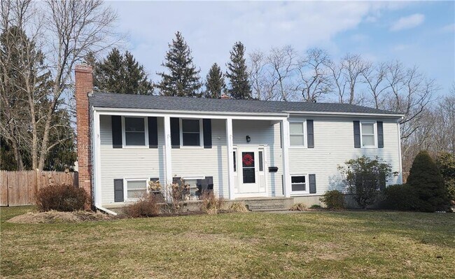 5 Burke Rd - 5 Burke Rd Bristol RI 02809 | Apartment Finder