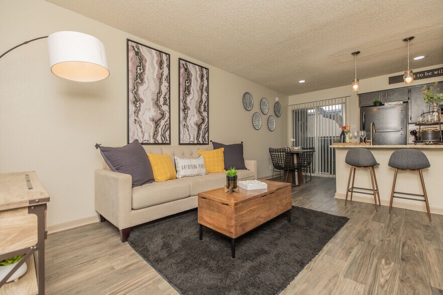 The Riley - 8631 Fairhaven Dr San Antonio TX 78229 | Apartment Finder