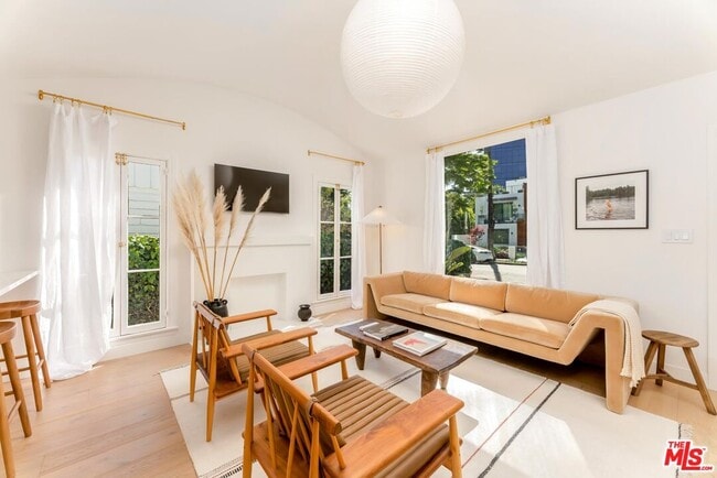 624 Huntley Dr - 624 Huntley Dr West Hollywood CA 90069 | Apartment Finder
