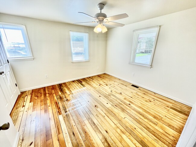 62 E Forrest Ave - 62 E Forrest Ave Shrewsbury PA 17361 | Apartment Finder
