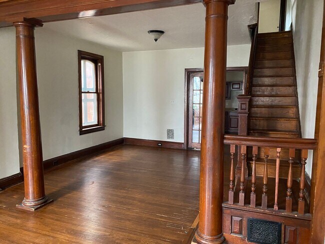 5 br, 1.5 bath House - 1452 W. KING STREET - 1452 W King St West York ...