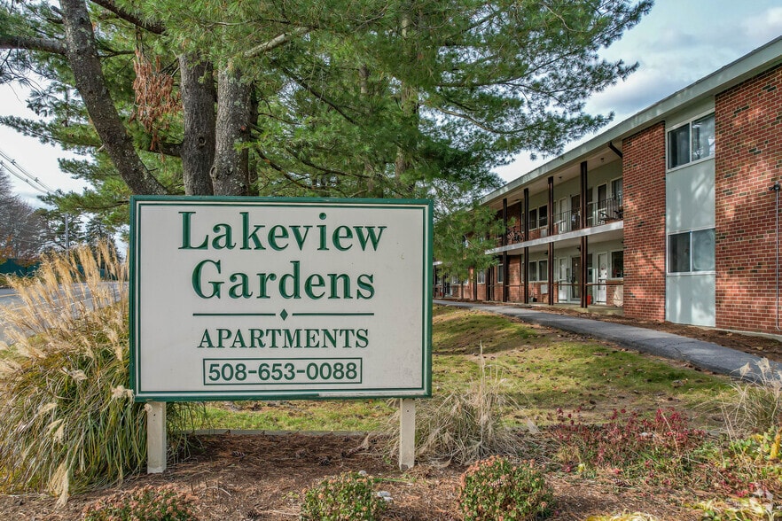 Lakeview Gardens - 8 Lakeview Gdns Natick MA 01760 | Apartment Finder