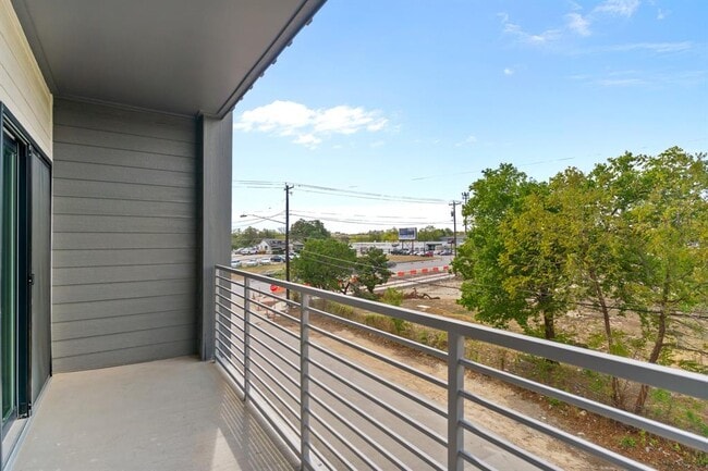100 Mockingbird Ln W - 100 Mockingbird Ln W Austin TX 78745 | Apartment ...