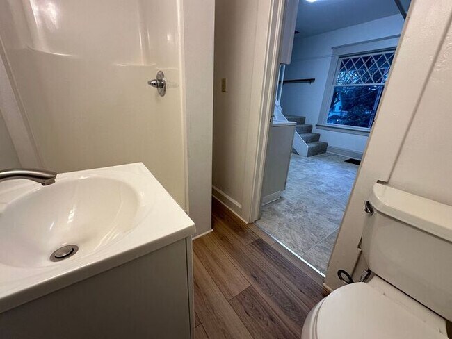 1 bedrooms, 1 bath unit now available in S... - 942 SE 16th Ave ...