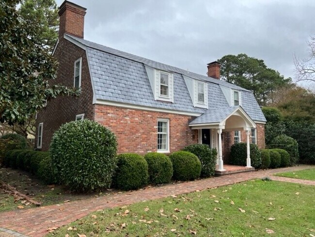 KINGS GRANT - 704 Kings Grant Rd Virginia Beach VA 23452 | Apartment Finder