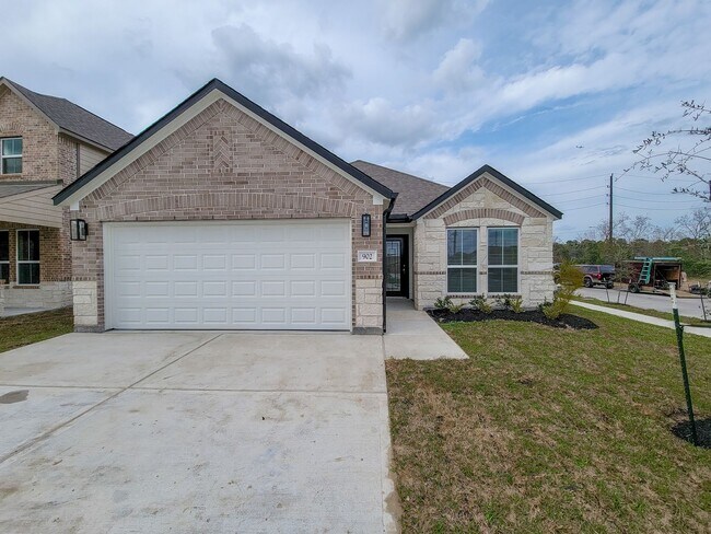Welcome home to 902 Cold Snow Drive locate... - 902 Cold Snow Dr ...