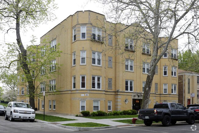 Claremont - 6501-6506 N Claremont Ave Chicago IL 60645 | Apartment Finder