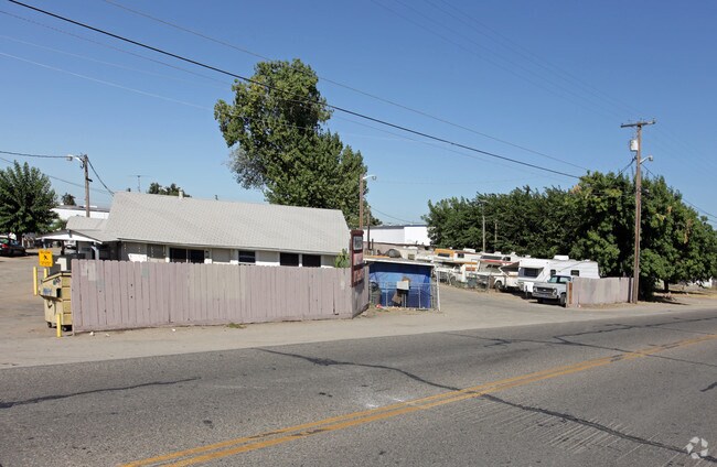 Modesto Mobile Village - 665 S 7th St Modesto CA 95351 | Apartment Finder