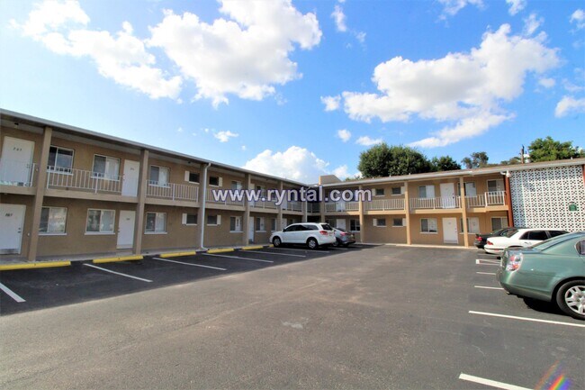 3001 Bee Ridge Rd - 3001 Bee Ridge Rd Sarasota FL 34239 | Apartment Finder