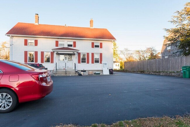 754 East Ave - 754 East Ave Warwick RI 02886 | Apartment Finder