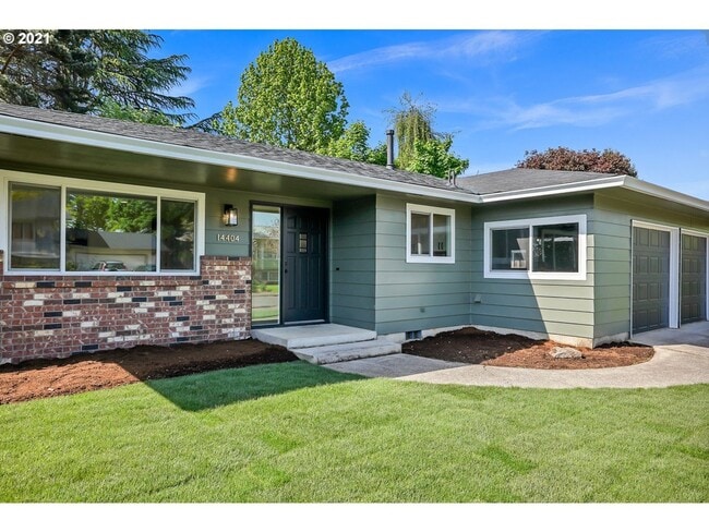 Beautiful 3-bdr/2-bath ranch in Argay Terrace—2 living areas, 2-car ...