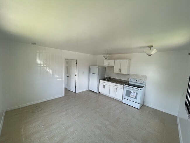 3137 Avenue J - 3137 Avenue J Riviera Beach FL 33404 | Apartment Finder