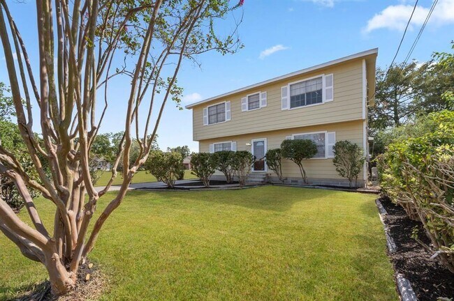 2408 Avenue B - 2408 Avenue B Dickinson TX 77539 | Apartment Finder
