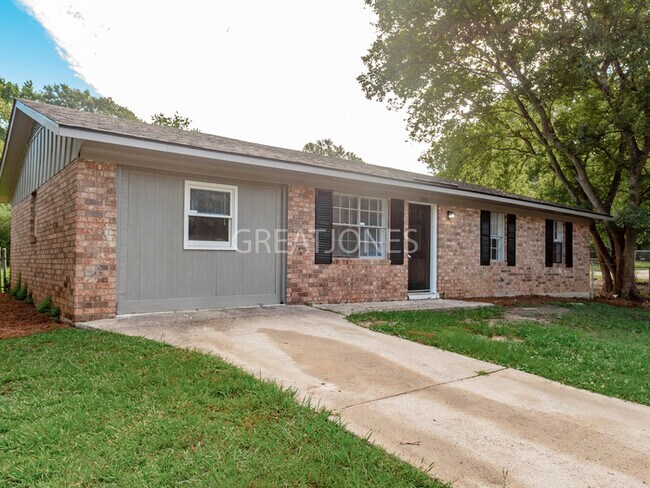 NOW OFFERING $250 OFF THE FIRST FULL MONTH... - 2903 Dahlia Dr Augusta ...