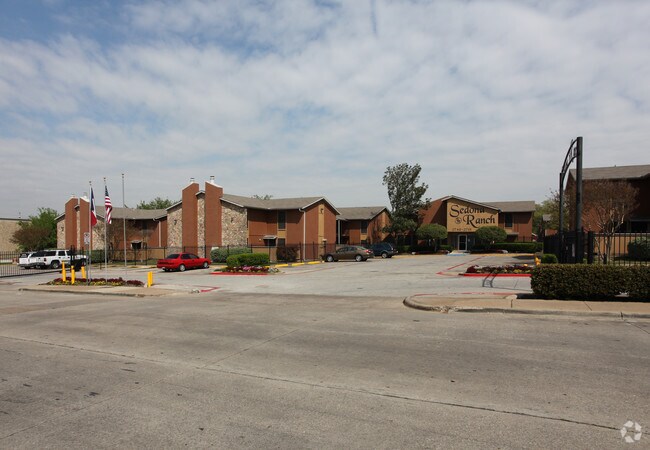 Sedona Ranch - 2749-2761 Northaven Rd Dallas TX 75229 | Apartment Finder