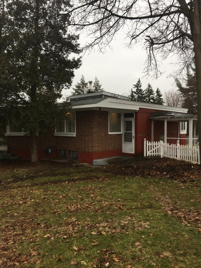 109 Nelson Ave - 109 Nelson Ave East Syracuse NY 13057 | Apartment Finder