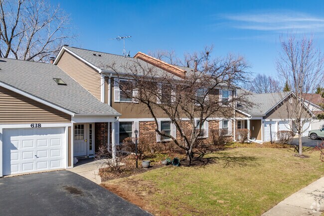 Deer Run - 634 N Deer Run Dr Palatine IL 60067 | Apartment Finder