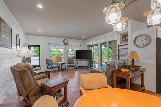 11902 E Thorpe Rd - 11902 E Thorpe Rd Spokane Valley WA 99206 ...