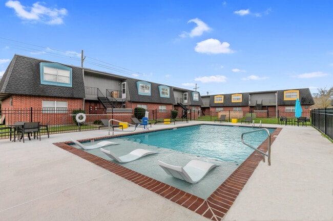 Commons @ McNeese - 4510 Common St Lake Charles LA 70607 | Apartment Finder