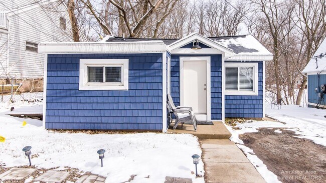 11289 E Shore Dr - 11289 E Shore Dr Whitmore Lake MI 48189 | Apartment ...