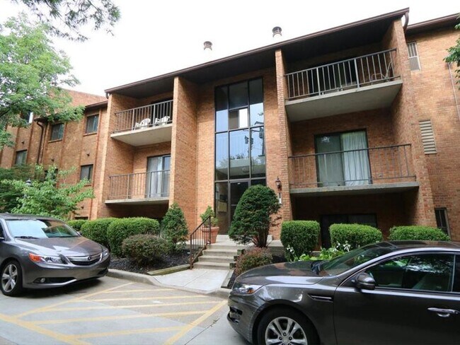 522 Riddle Rd - 522 Riddle Rd Cincinnati OH 45220 | Apartment Finder