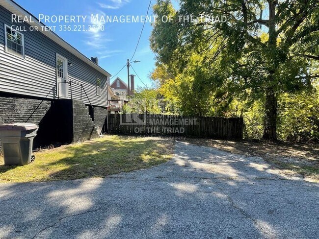 HALF OFF First Month's Rent! Amazing fully... - 528 N Scales St ...