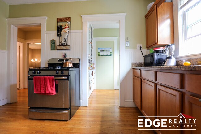 33 North Crescent Circuit - 33 North Crescent Circuit Boston MA 02135 ...