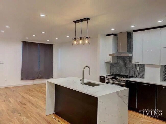 BUSHWICK~NEWLY RENOVATED~DUPLEX~PRIME LOCA... - 41 De Sales Pl Brooklyn ...