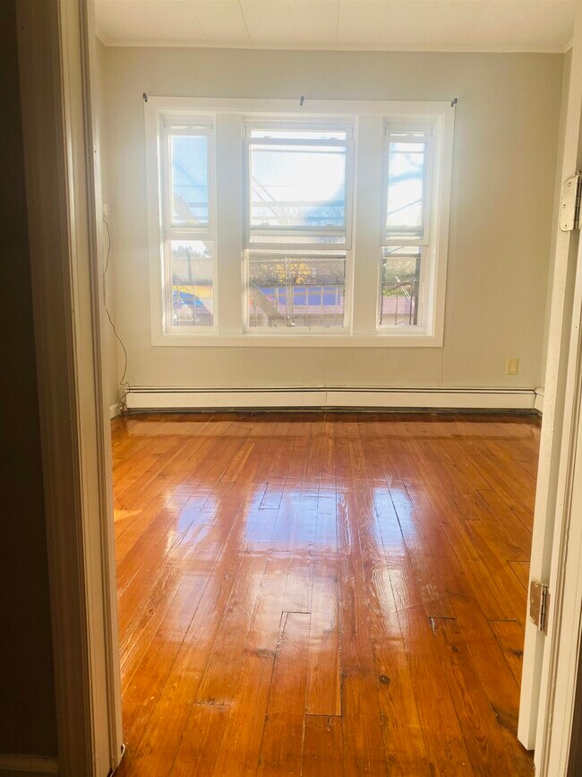 52 Broadway - 52 Broadway Jersey City NJ 07306 | Apartment Finder