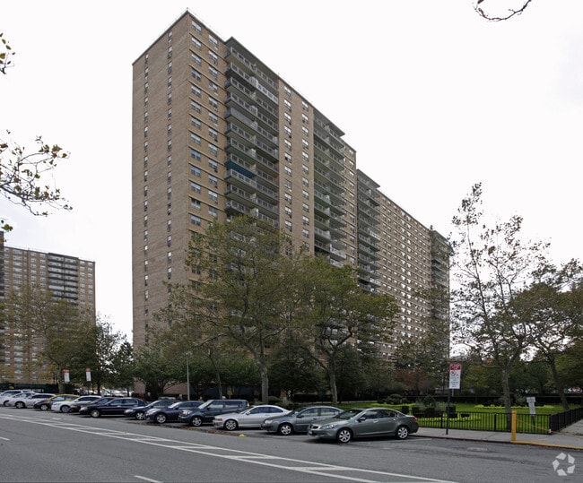 Trump Village - 440-460 Neptune Ave Brooklyn NY 11224 | Apartment Finder