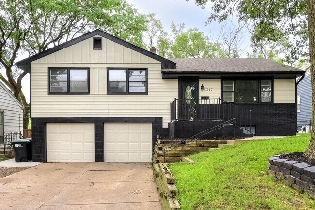 Beautiful 3 Bedroom Home! - 5317 N 47th St Omaha NE 68104 | Apartment ...