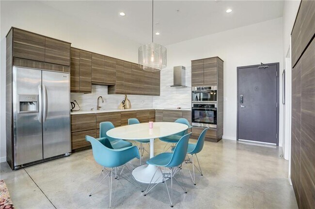 2124 E 6th St - 2124 E 6th St Austin TX 78702 | Apartment Finder