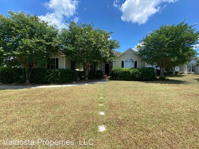 4 br, 2 bath House - 3965 Applecross Road - 3965 Applecross Rd Valdosta ...