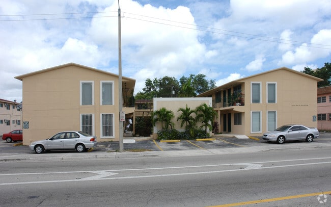 Mayra Court Apartments - 1529-1559 NW North River Dr Miami FL 33125 ...