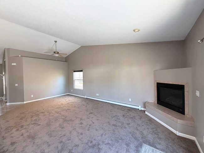2815 1/2 Columbine Park Court - 2815 1/2 Columbine Park Court Grand ...