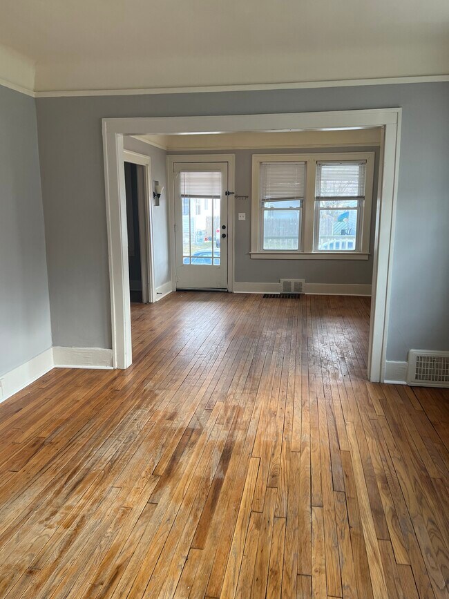 617 Cleophus Pky - 617 Cleophus Pky Lincoln Park MI 48146 | Apartment ...