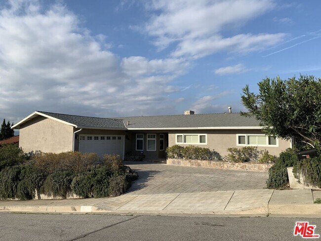 11551 Dona Evita Dr - 11551 Dona Evita Dr Los Angeles CA 91604 ...