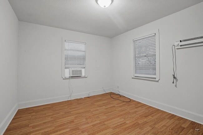 Welcome to your newly updated 2 bedroom, 1 bath home! - 505 S Texas 78 ...