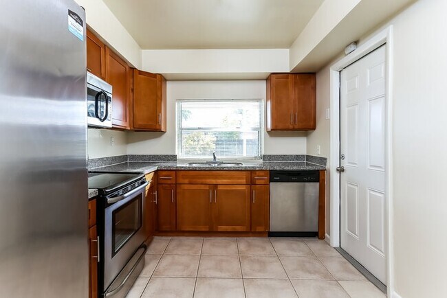 8230 NW 13th St - 8230 NW 13th St Pembroke Pines FL 33024 | Apartment ...