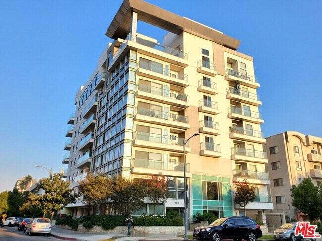 702 S Serrano Ave - 702 S Serrano Ave Los Angeles CA 90005 | Apartment ...