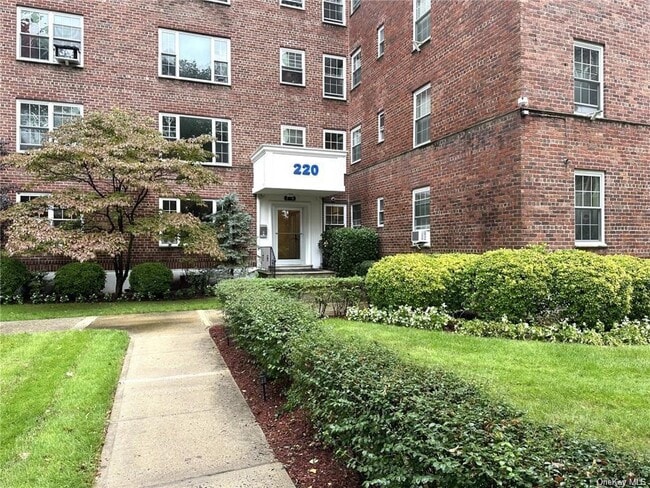 220 Pelham Rd - 220 Pelham Rd New Rochelle NY 10805 | Apartment Finder