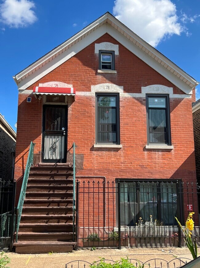 932 W 31st Pl - 932 W 31st Pl Chicago IL 60608 | Apartment Finder